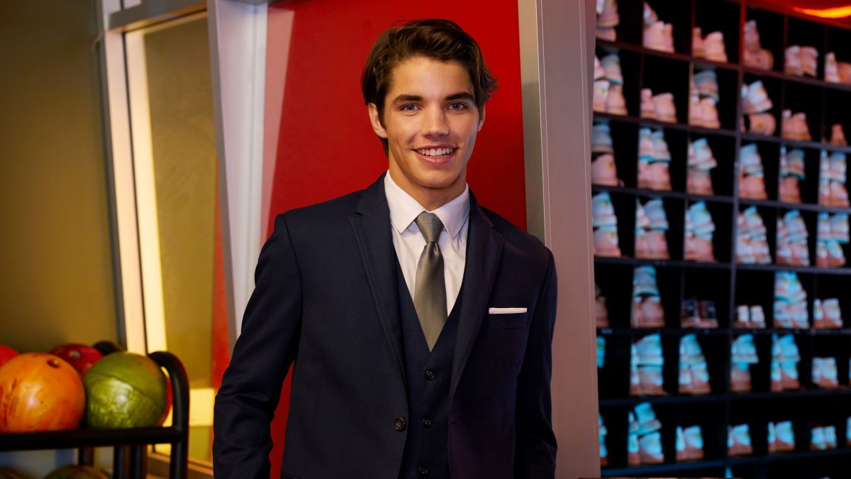 What Color Tux Matches with a Navy Prom Dress?